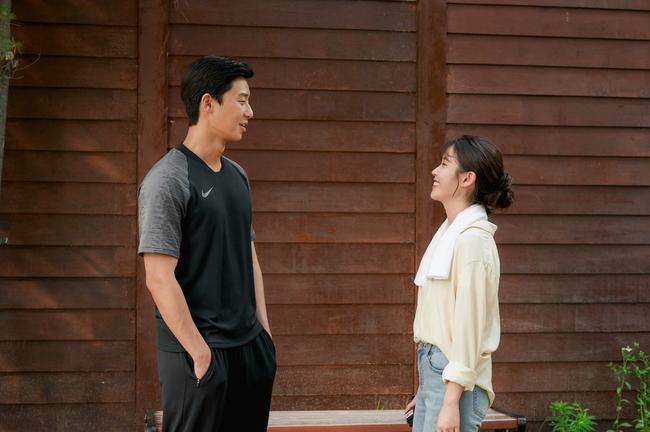 'Dream' Park Seo-joon - IU, the height difference is thrilling... "A battle of nerves"