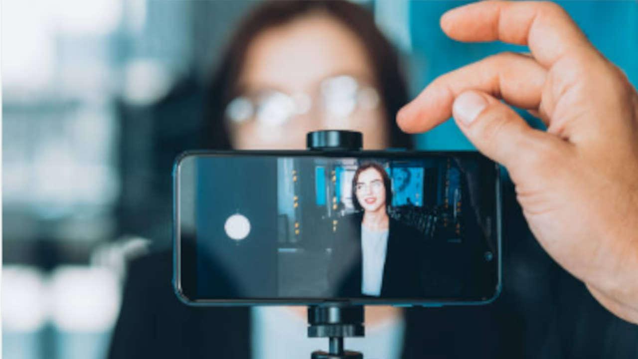 Film festival made with cell phones, arrives in Medellín | Hour 13 News