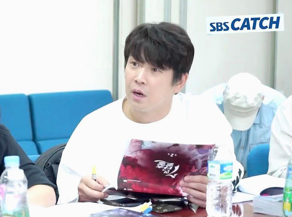 Musical actor Min Young-ki and writer Kim Soon-ok made their drama ...