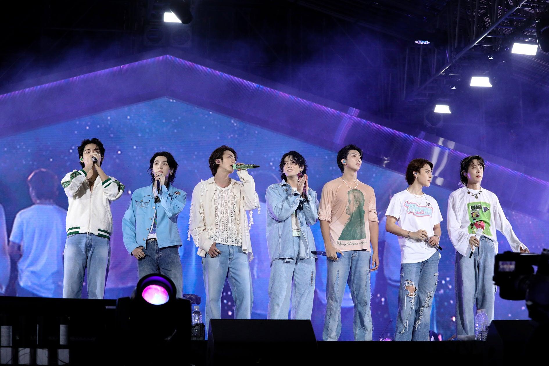 WOWOW will be broadcasting and streaming concert movies featuring three of the most popular K ...