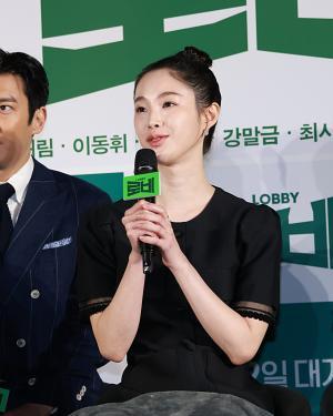 [Photo] 'I'm honored to be making my first movie with my favorite ...