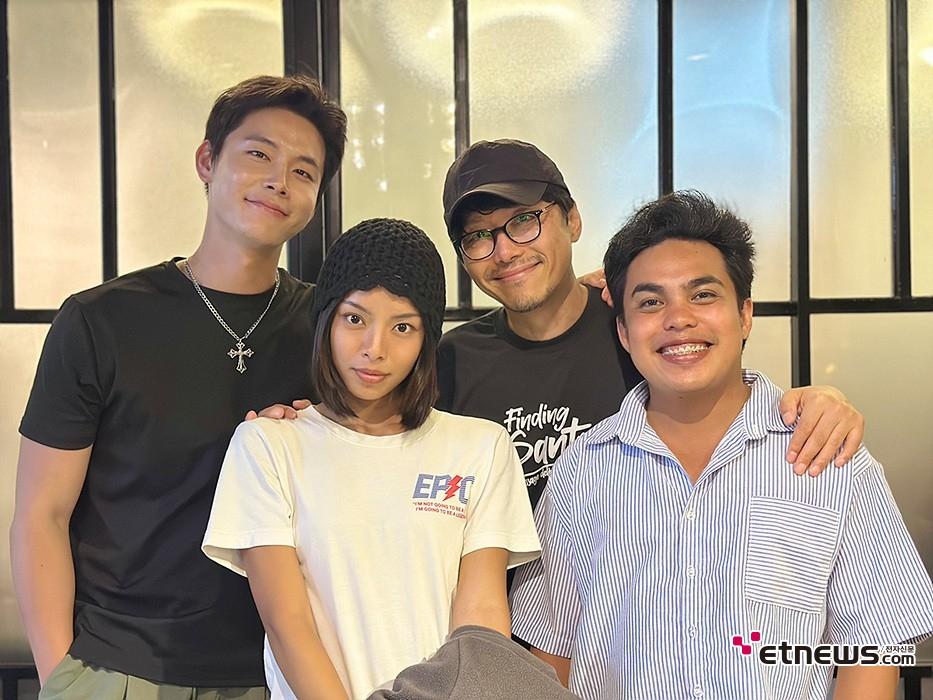 [ET Photo] Finding Santos, 'Sweet Chemistry Between Actor and Director'